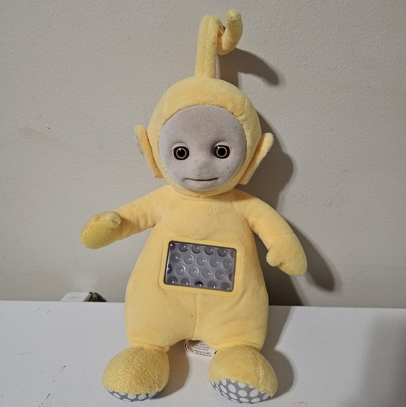 Toys | Vintage Teletubbies Lullaby Laa Laa Musical Light Up Plush 1 ...